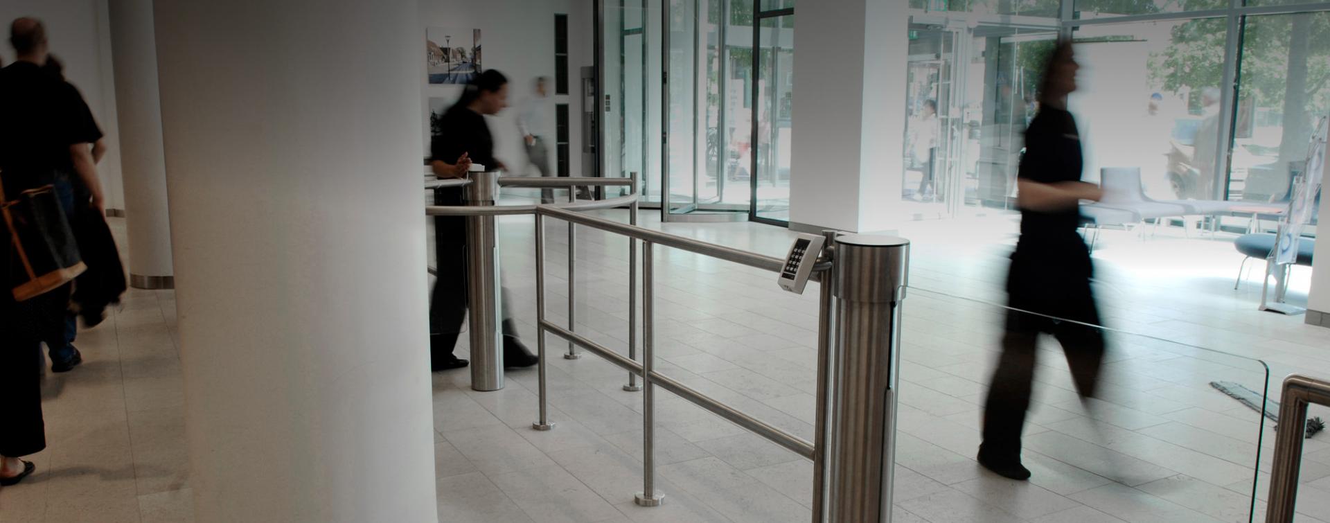 Stranska staklena vrata Winglock Swing | Doorson